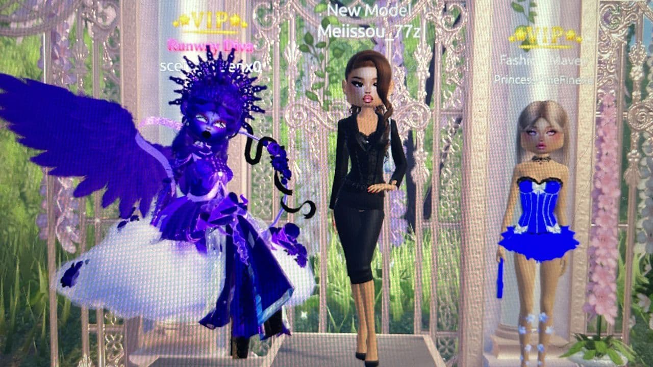 Enchanted Night Dress to Impress outfit theme guide