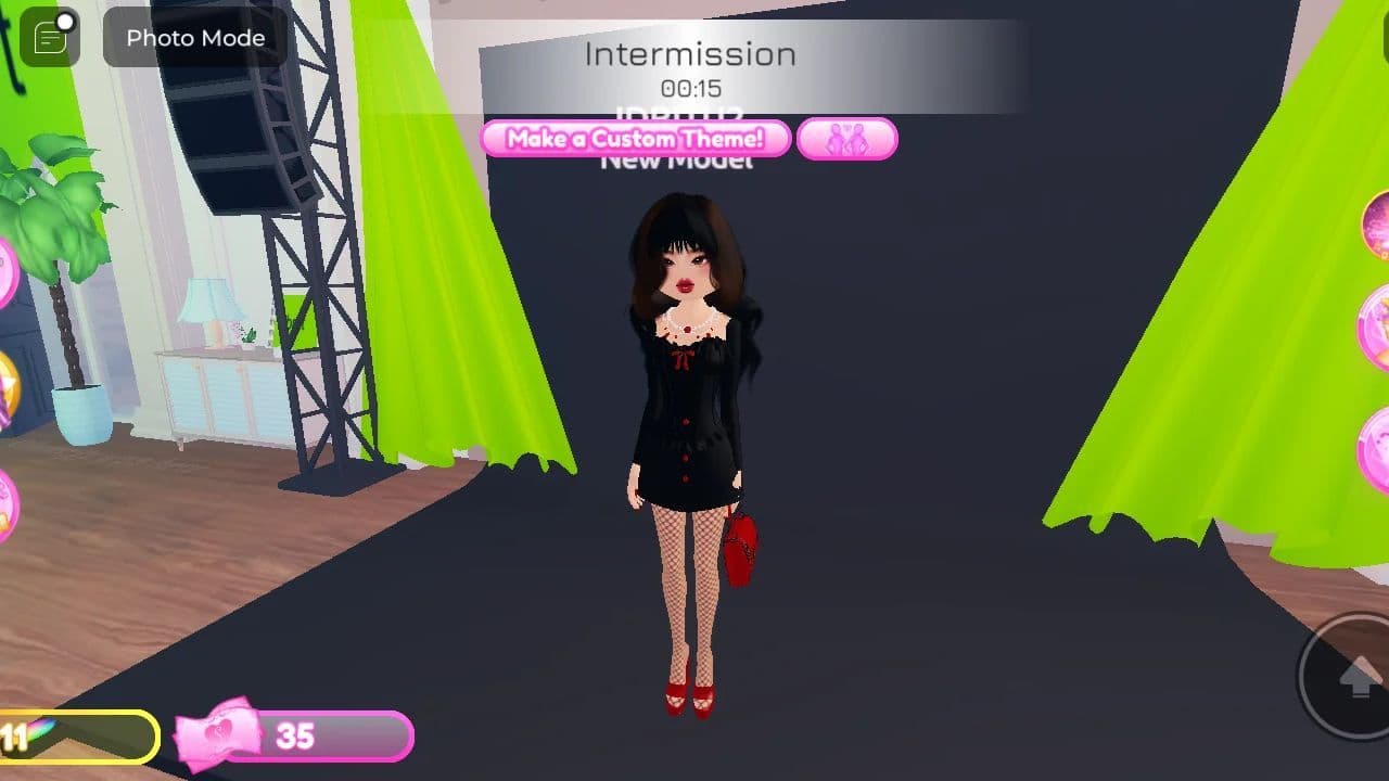Make your best Roblox Office Siren Dress to Impress outfits in 6 steps