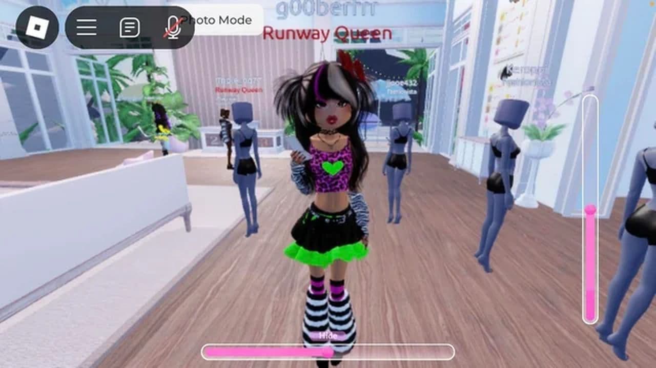 Make your winner Roblox Scene Dress to Impress outfit in 6 steps