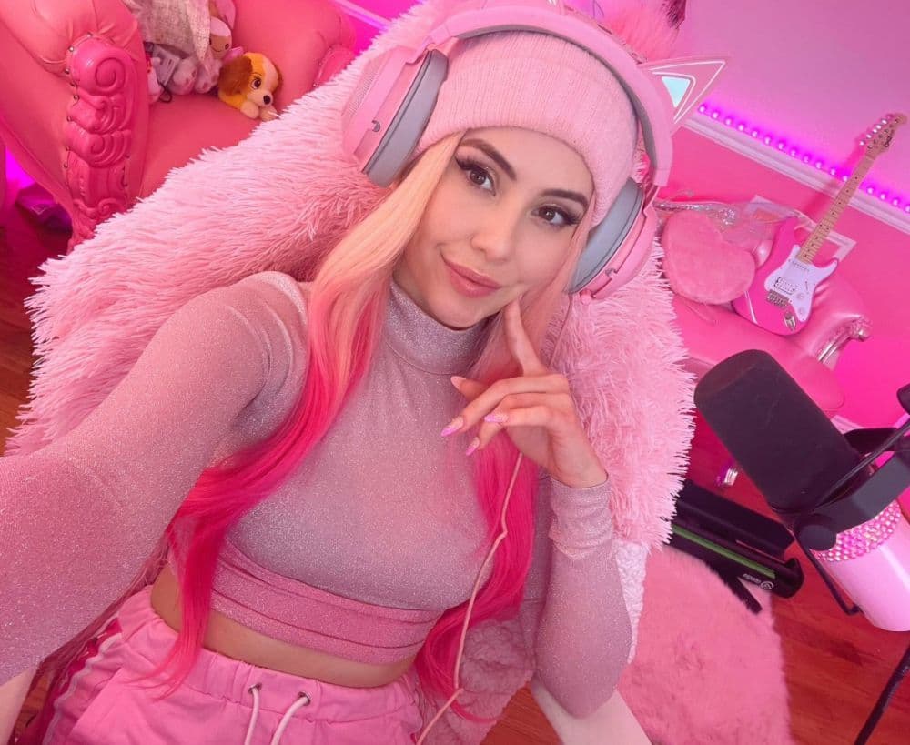 Best Famous YouTuber Dress to Impress outfit ideas to try in 2025