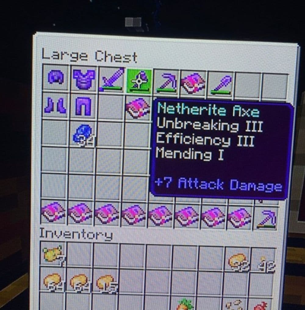 All axe enchantments in Minecraft and what they do